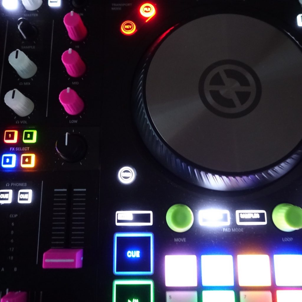 TRAKTOR KONTROL S2 Mk3レビュー！6つの進化で快適DJを | ZZ STYLE SOUND BLOG